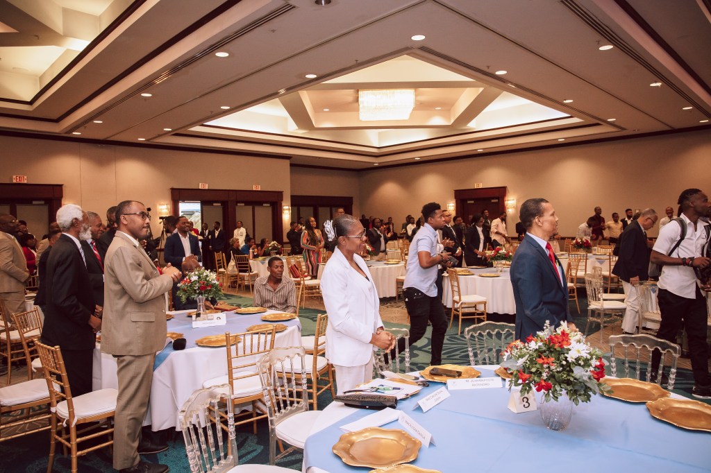 Carline JOSEPH DUVAL – N'oublie pas de faire du bien autour de toi car ...
